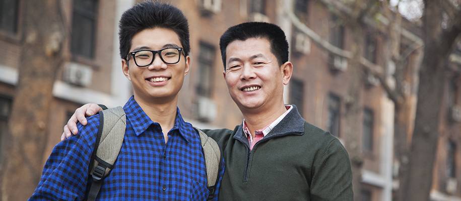 Our Best Advice for Parents Helping with College | CollegeXpress